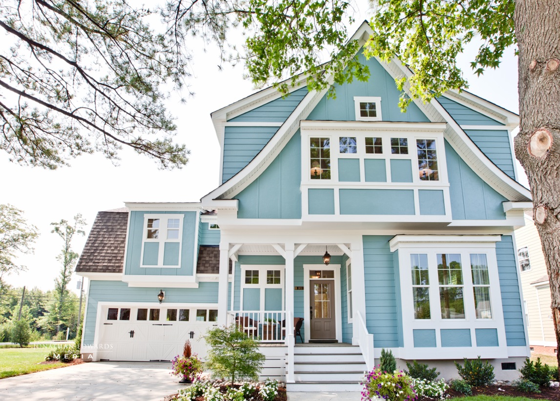 Six Best Exterior Colours For a Lakehouse or a Beach House