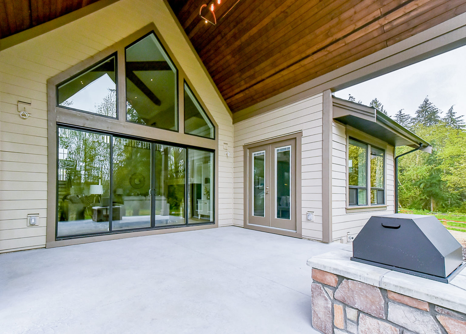 7 Best Ways to Choose the Right Window Colour for your Home - Colour Trends